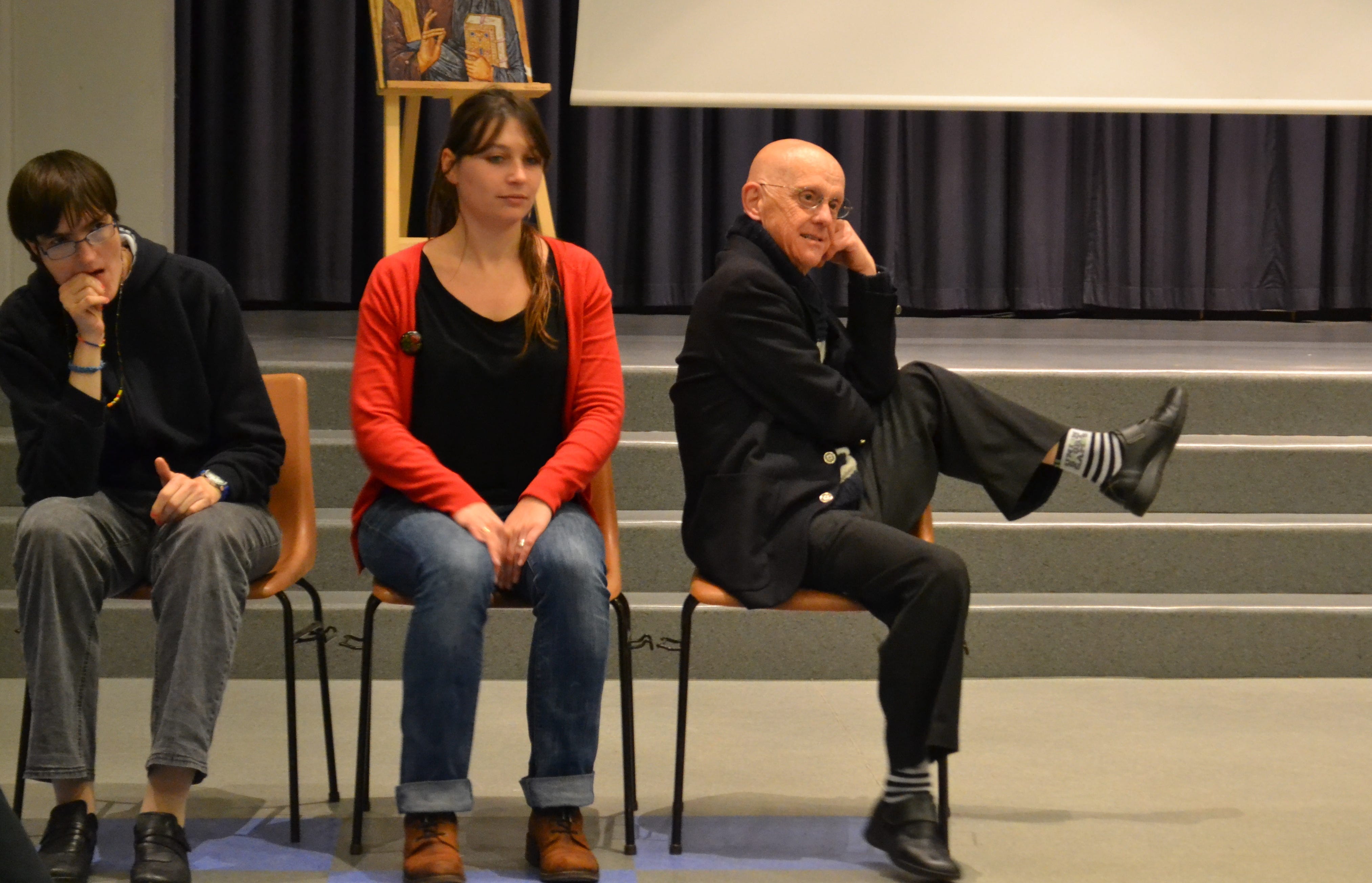 Les « ouvriers comédiens ». Ugo, Isabelle, Arslan, Abou et les… | by ...