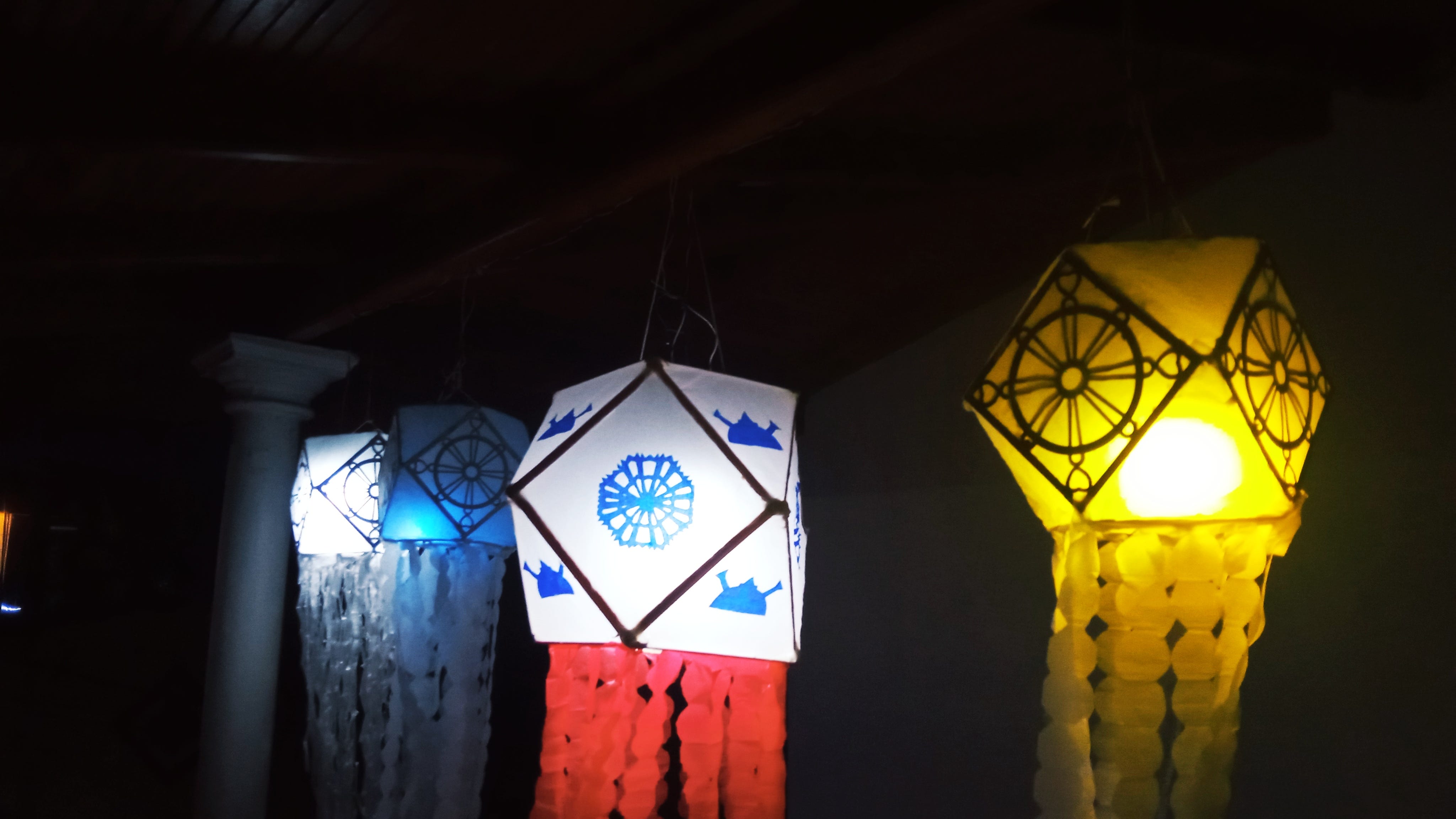 The Vesak Lanterns - Storymaker - Medium
