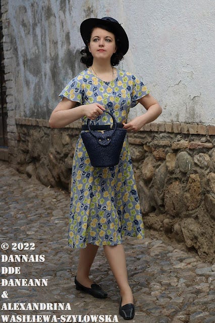 Hot summer outfit in style of 1936 with real vintage straw basket ...