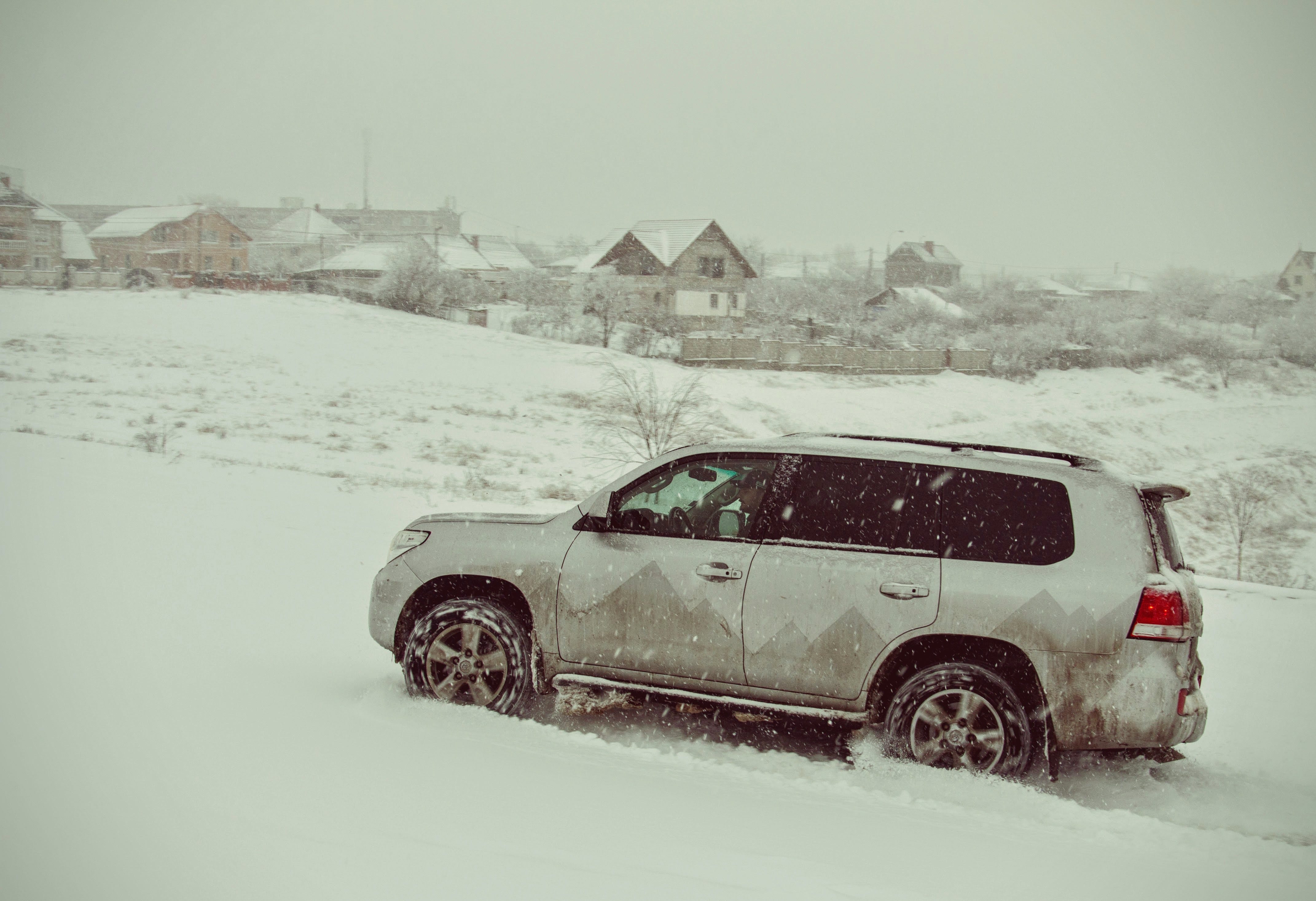 Ce cred despre Toyota Land Cruiser 200 | by Radu Trifan | Radu Trifan ...