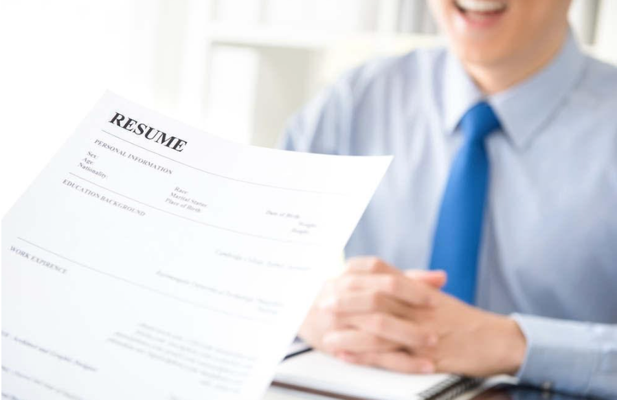 How to Build a Professional Resume | by Emma Benyaminy | Girl Genius ...