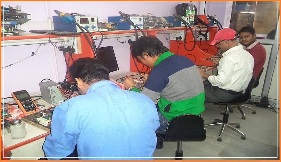Mobile Repair Training In Kathmandu| Universal Institute | by Universal ...