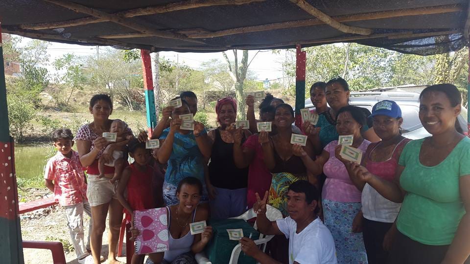 Los siete pasos del empoderamiento comunitario | by FEM Fundación por ...