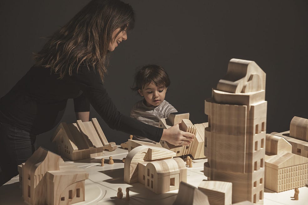 Architects without architecture. Emerging models for a different kind ...