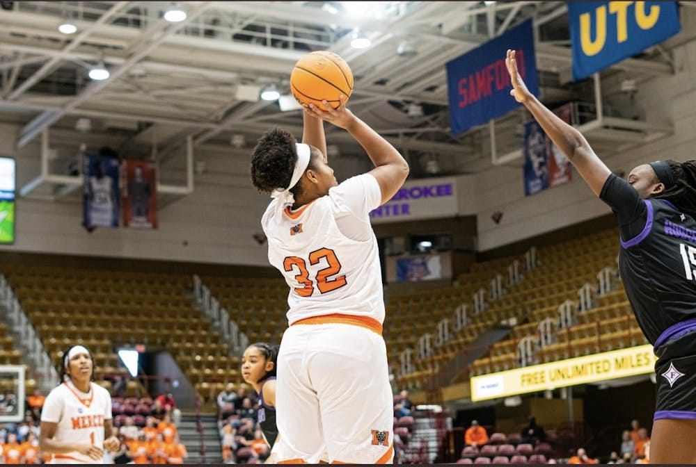 Women’s basketball falls to UConn at NCAA tourney — The Mercer Cluster ...