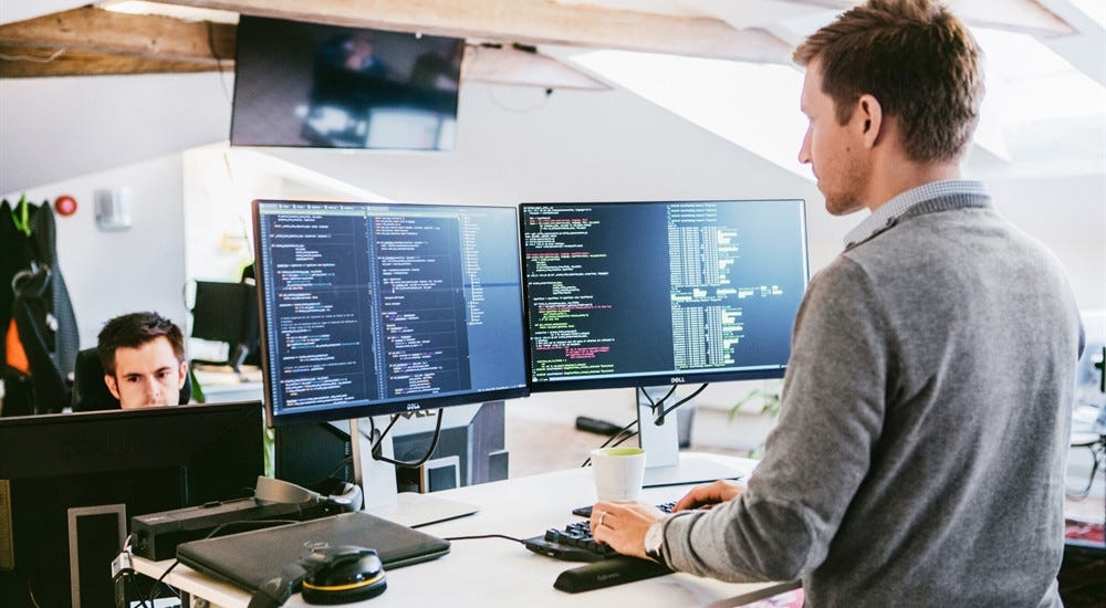 What Constitutes a Senior Developer? | by Steve Bishop | Better Programming