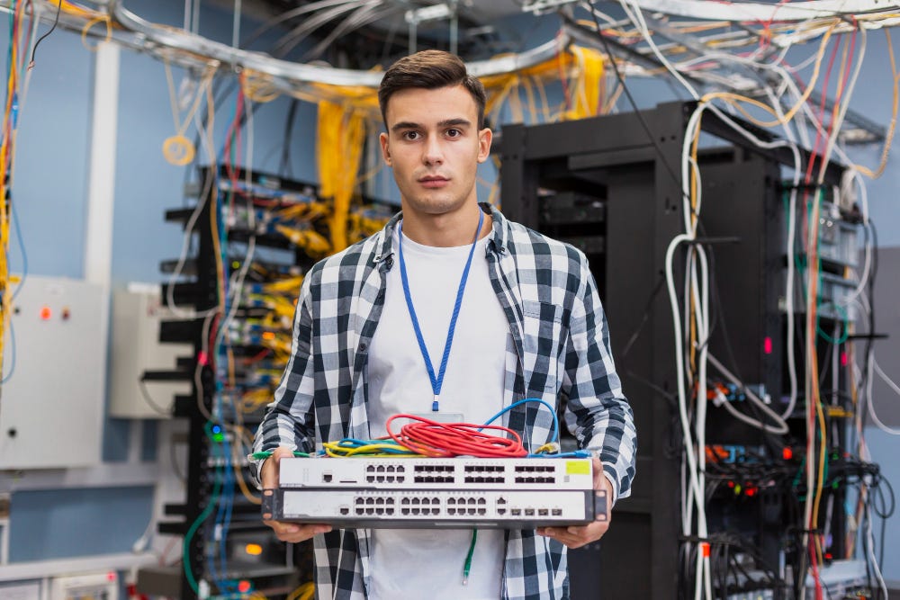 Hardware and Networking: A Career Path Overview | by Careervira | Medium