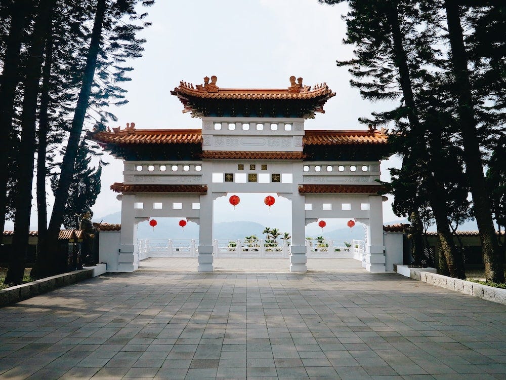 4 Daoism teachings to help guide you in life | by HarmonyHub | Medium