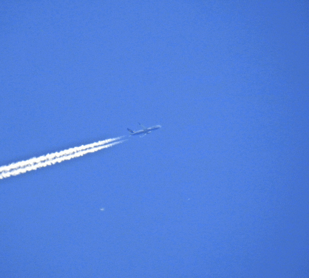 Plasma Object That Flew up Behind Passenger Plane, | by Johnmooner ...