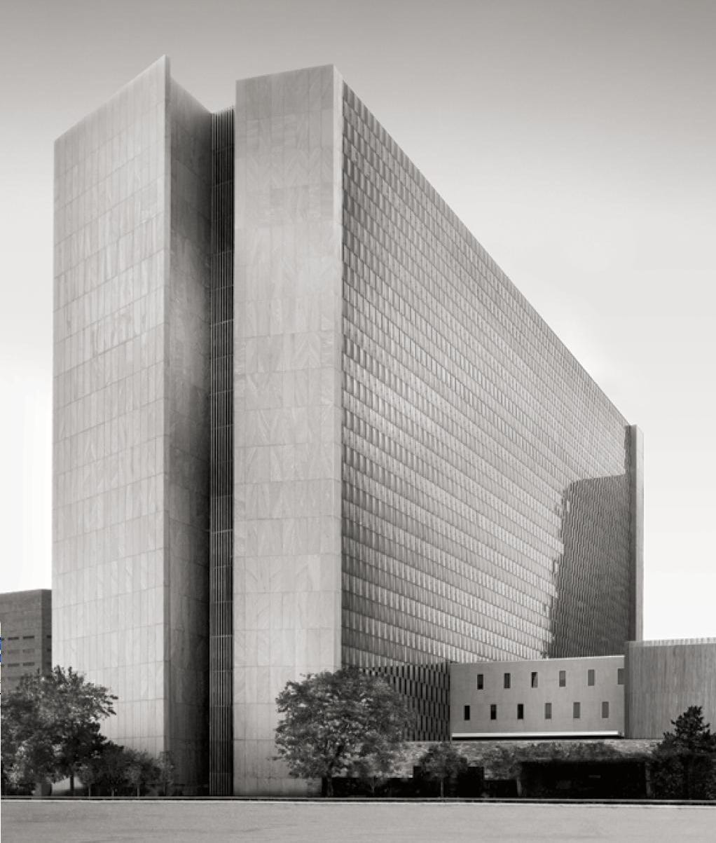 The Richard Bolling Federal Building in Kansas City | Medium