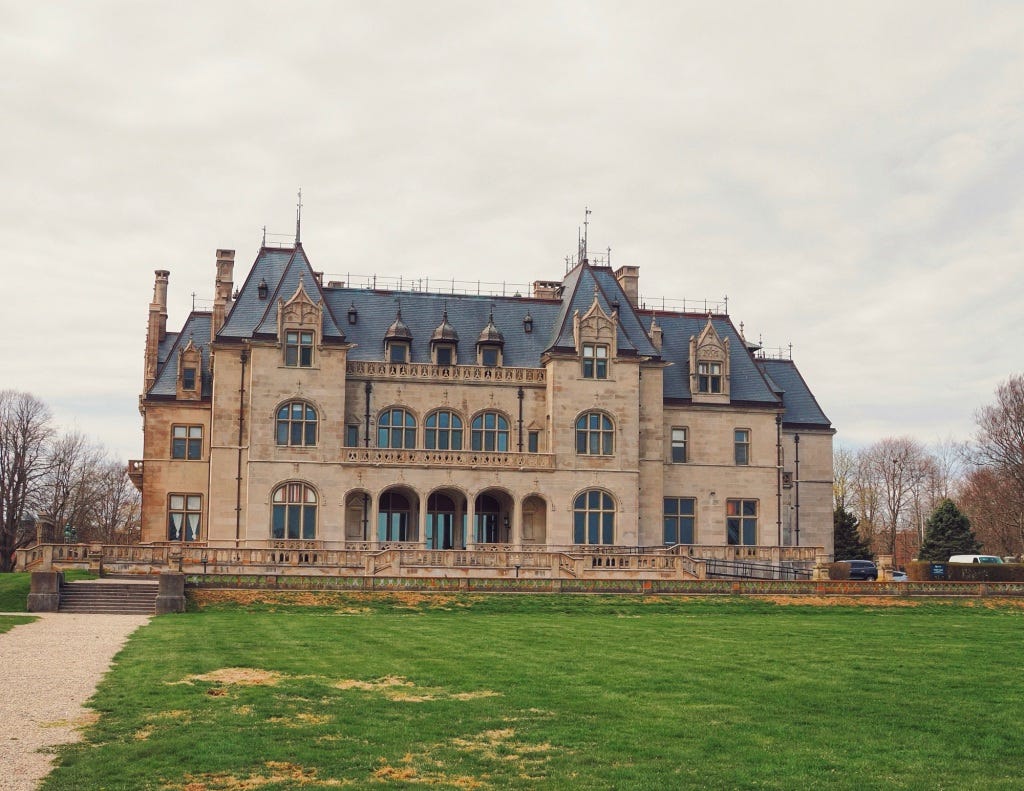 Step Into the Gilded Age Along Rhode Island’s Cliffs Walk | by Susanna Bautista | Medium