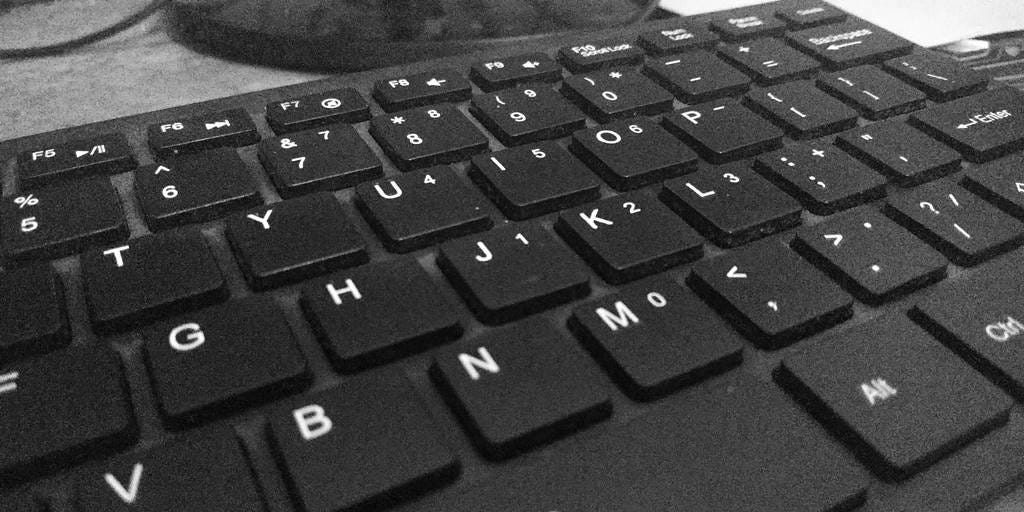 Mengganti tombol keyboard tertentu di keyboard | by Ndaruwibowo | Medium