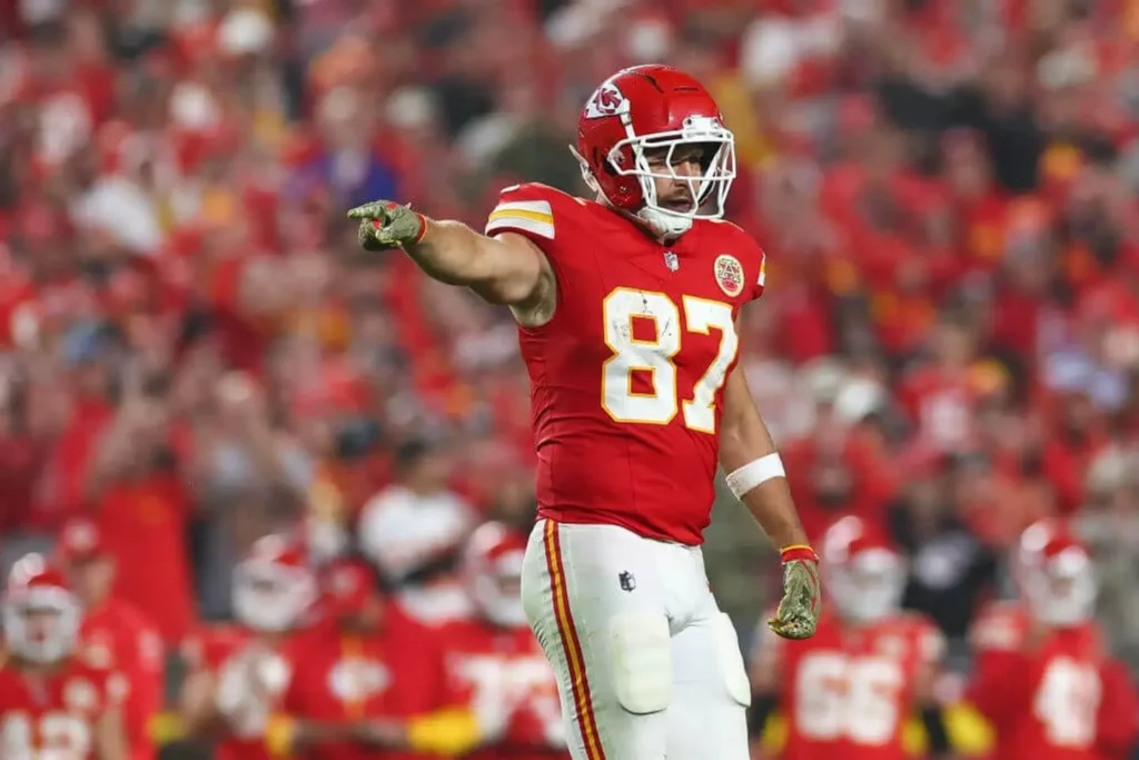 Kansas City Chiefs Survive OT, Mahomes Injury Scare to Beat Tampa Bay ...