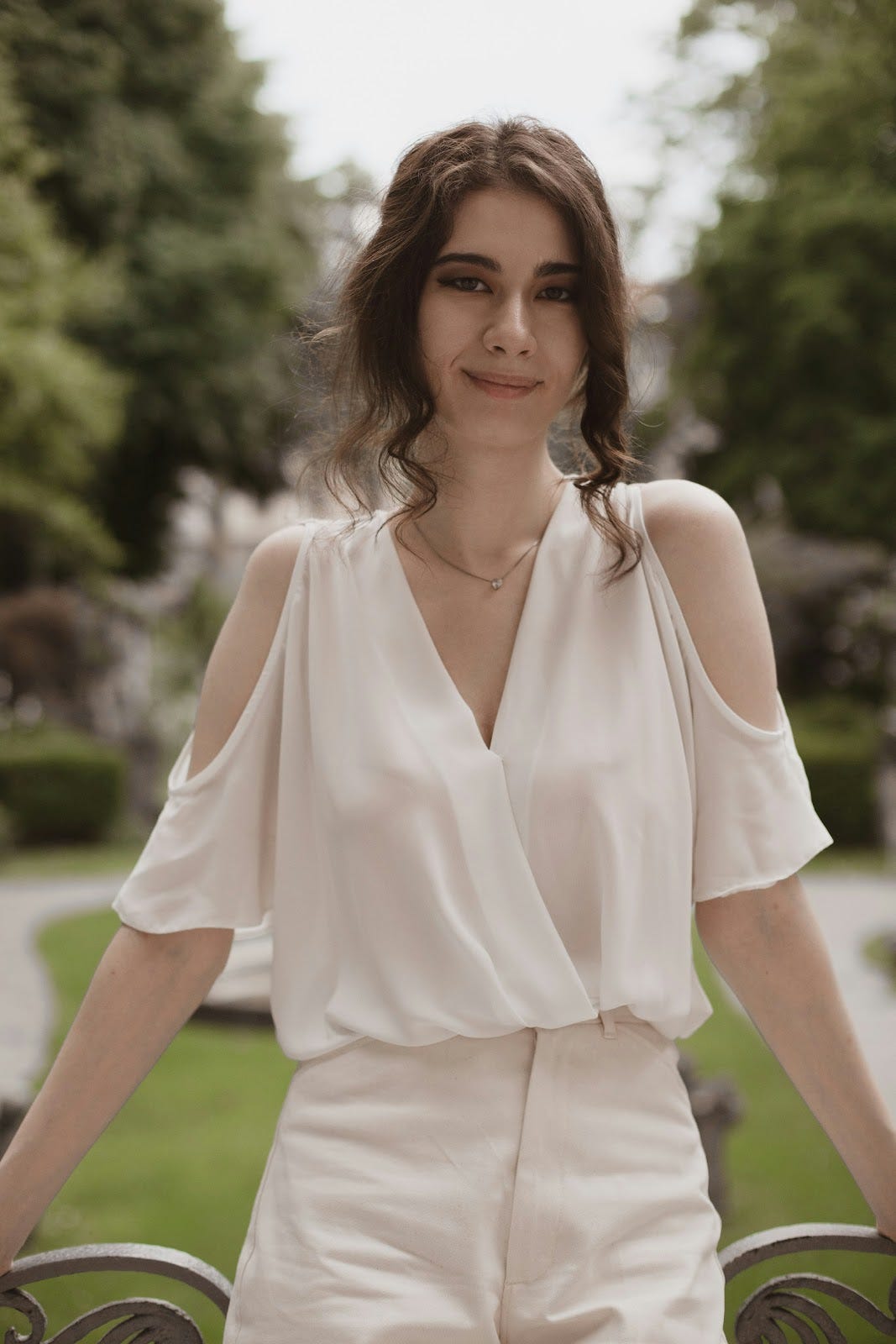 10 Must Haves For A Minimalistic Look For A Women | by Roop Kocher | Medium