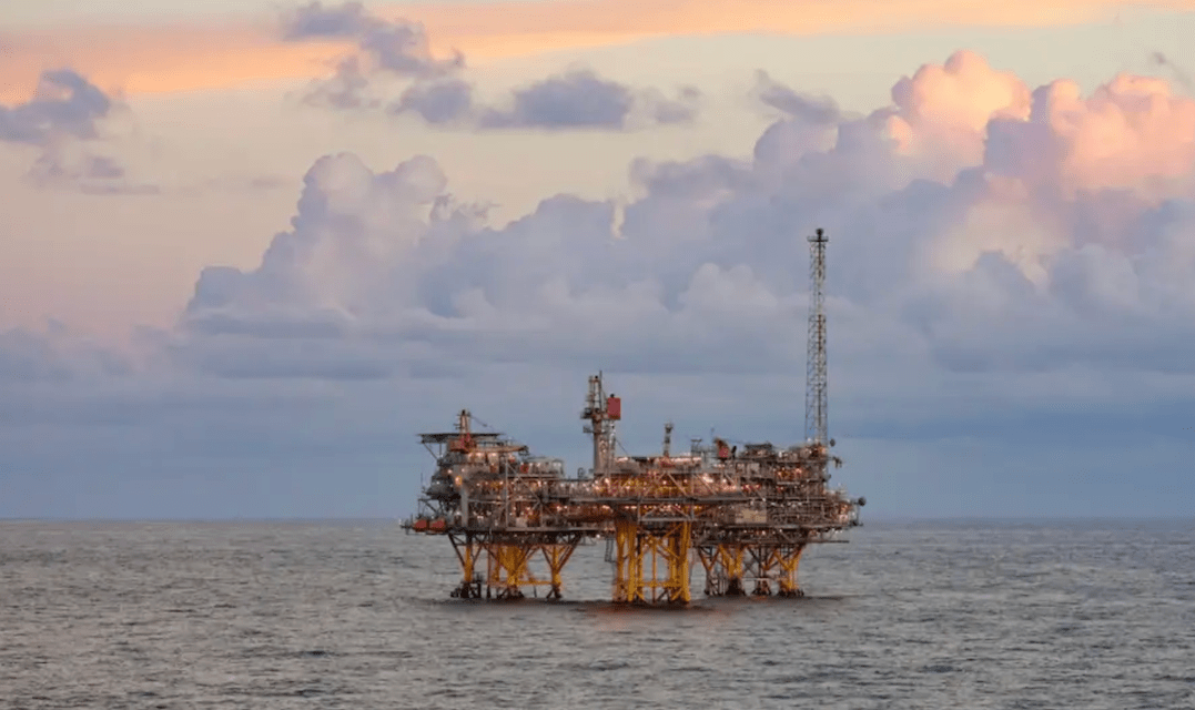 US Fossil Fuel Extraction Hits All-Time High in 2023 - Matthew Bourne ...