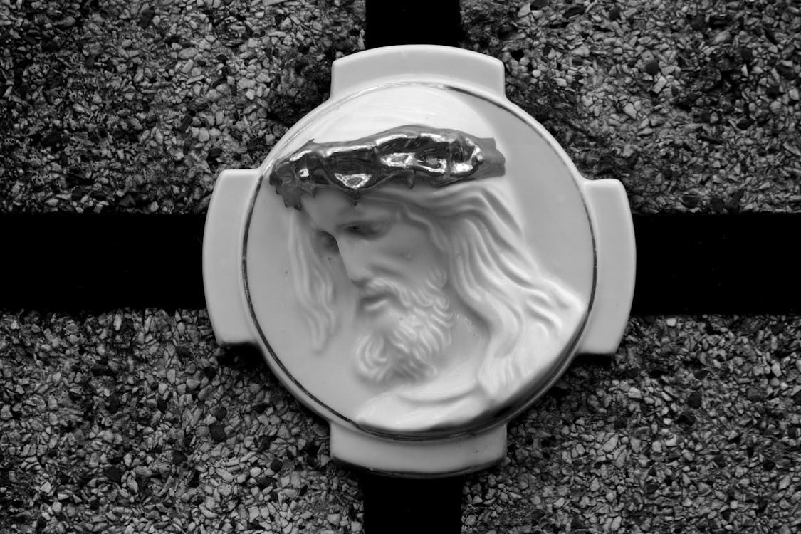 Life will always have tribulations. Focus solely on LORD Yeshua Christ ...