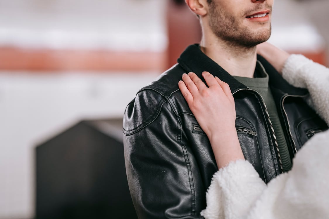 7 Shocking Signs Your Husband Is Emotionally Cheating (And Why It’s a ...