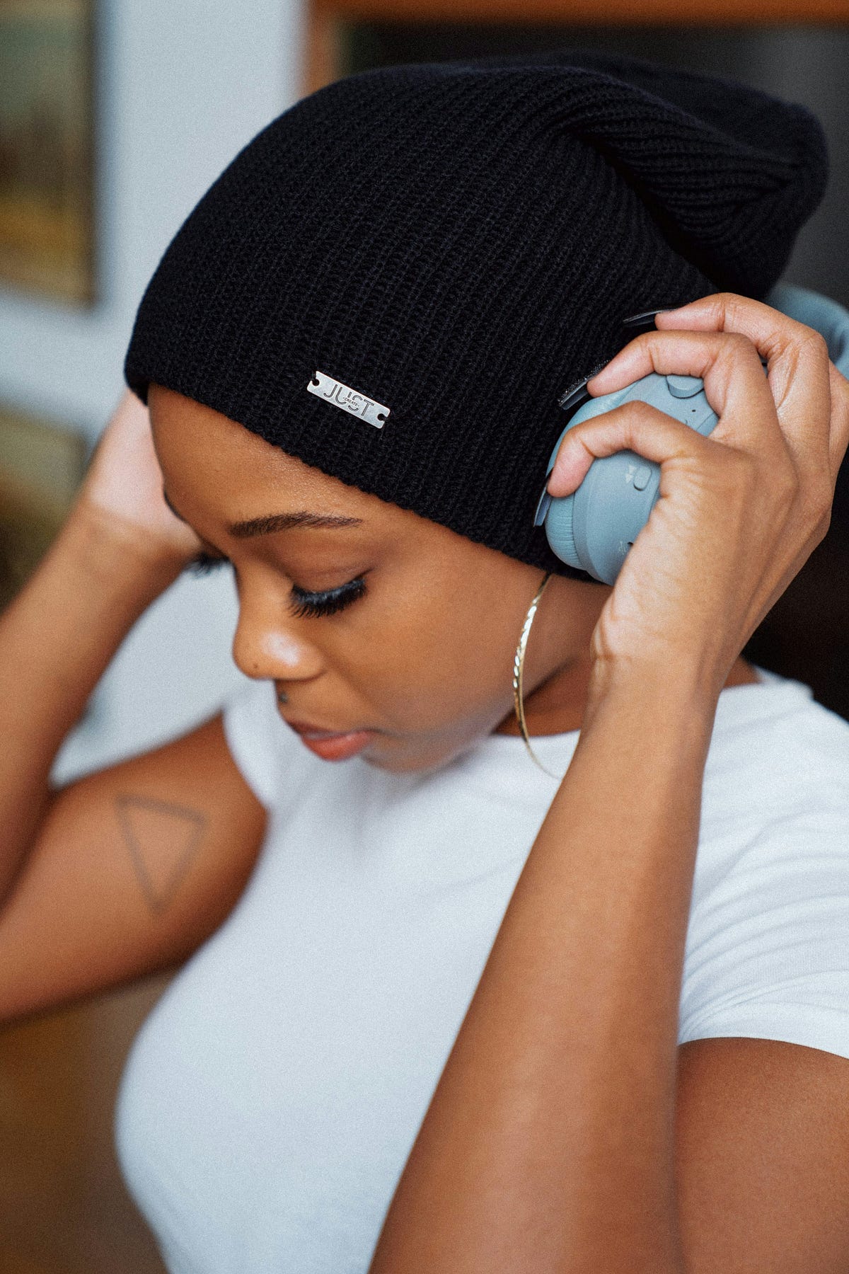 How Listening to Happy Love Songs Every Day, Helps Me Keep My Mood Up ...