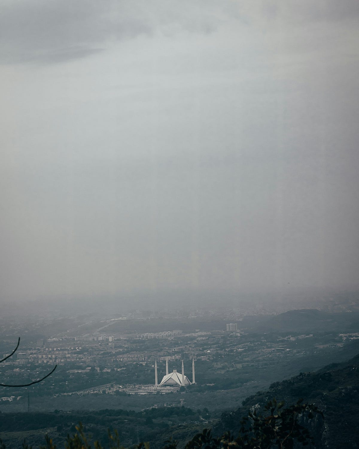 Rising smog in Pakistan. Increasing smog levels in Pakistan has… | by ...