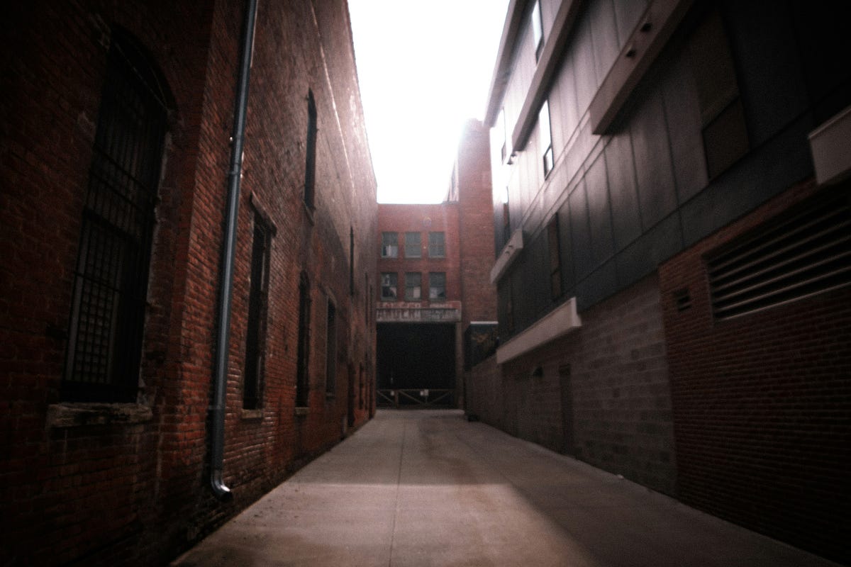 Caught in a Dead-end Alley. | Admiring Multipotentiality