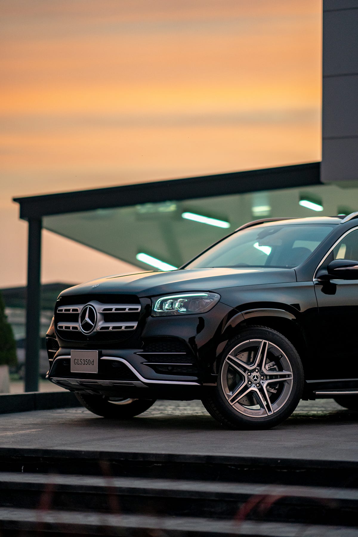 Mercedes GLS features completely Electric Engines and a Fresh Look ...