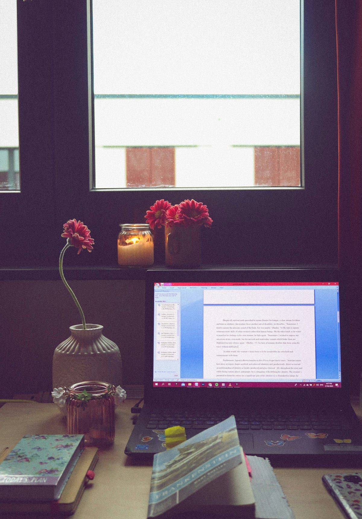 a quiet day, a loud mind. Photo by Roya Azizi on Unsplash | by finelys ...