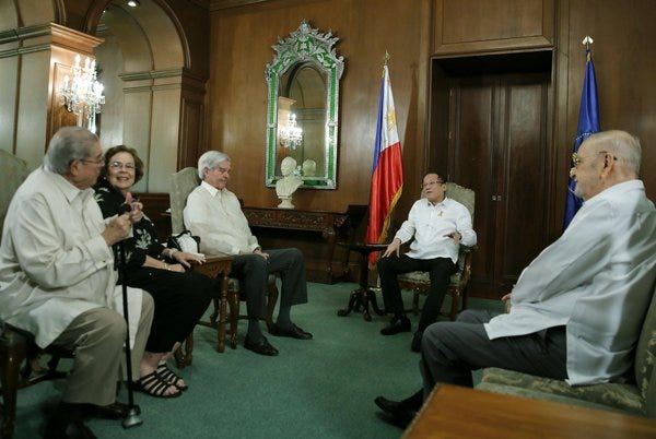 Manolo Quezon is #TheExplainer Newsletter — Roderick Hall Memorial ...