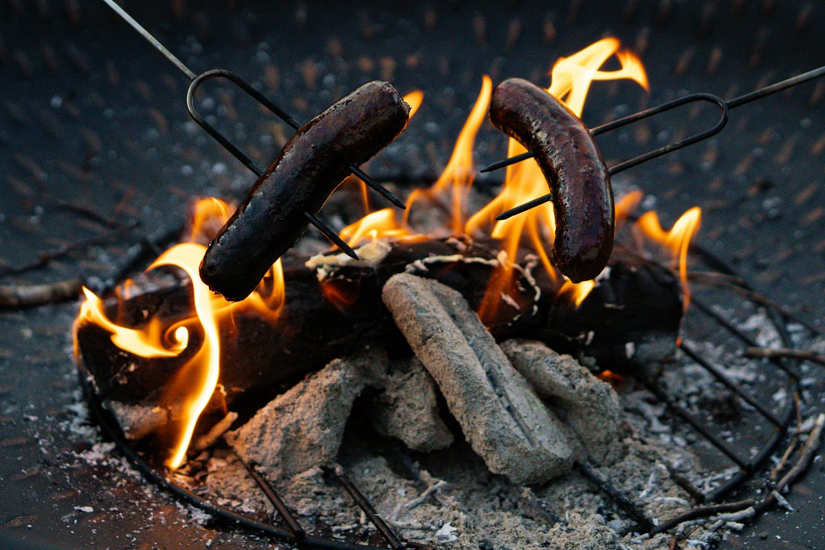 Hot Dogs: Tasty Treat or Ticking Time Bomb? | by Wellness Whisperer 🌱 | Oct, 2024 | Medium