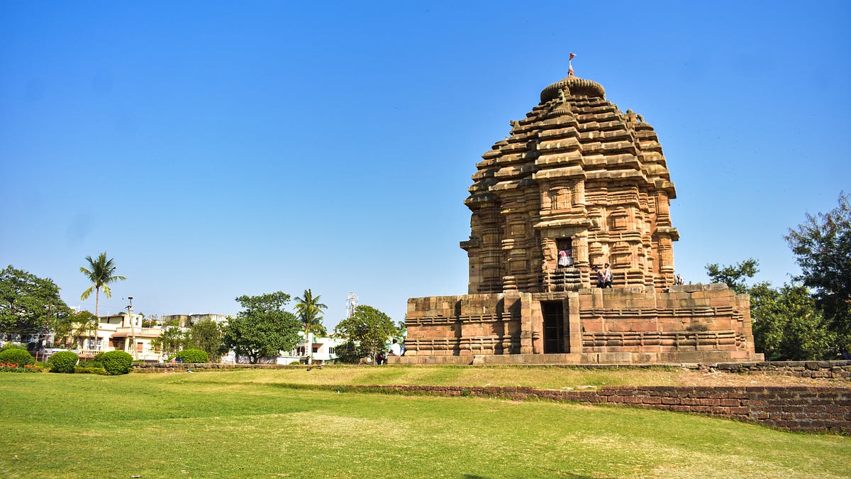 “Unveiling the Gurukul Legacy: Exploring the Education System of ...