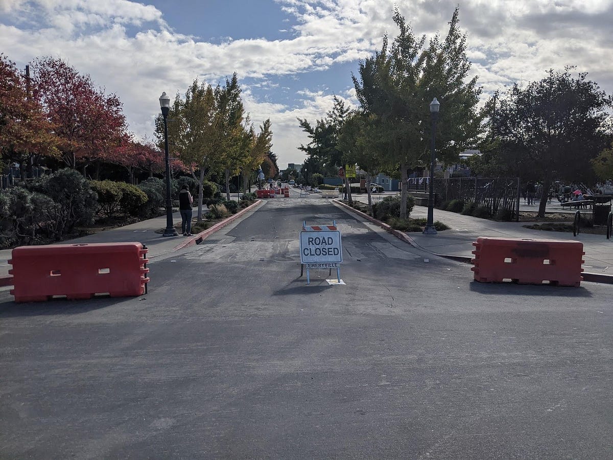 Let’s design more-inclusive street signs | by Scott Owades | Medium