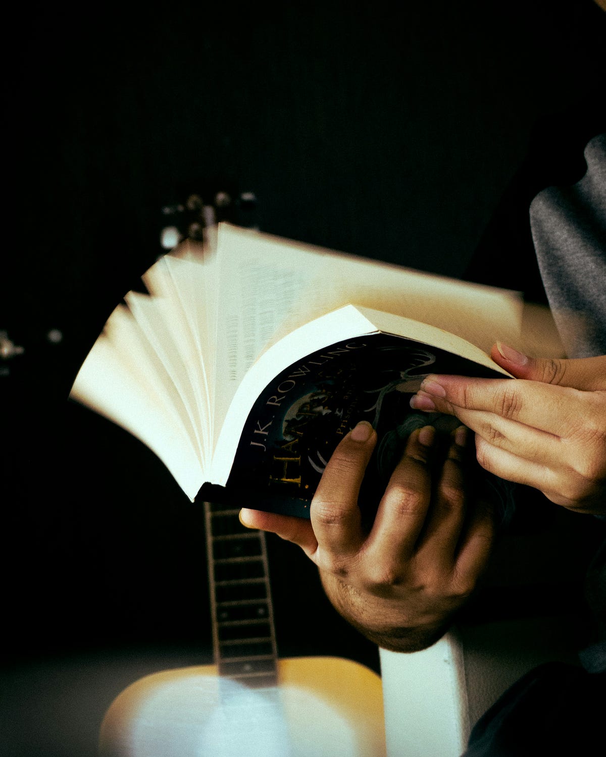 Untuk Kamu yang Masih Jadi Silent Reader | by Army Nurfazila | Medium