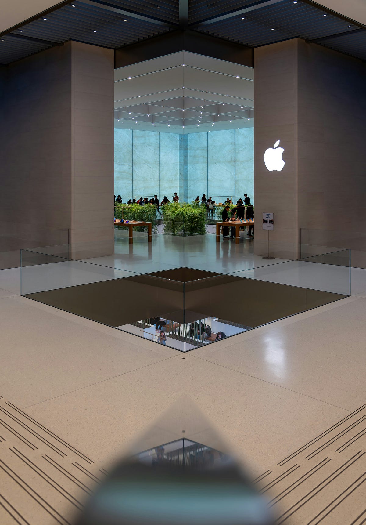 Apple Just Fired the Designer Who Made iOS 26 Unreadable. Here’s What ...