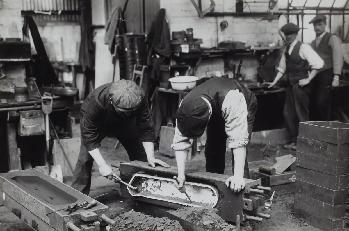 7 Most Popular Jobs 100 Years Ago | by Amna Fayyaz | ILLUMINATION | Medium