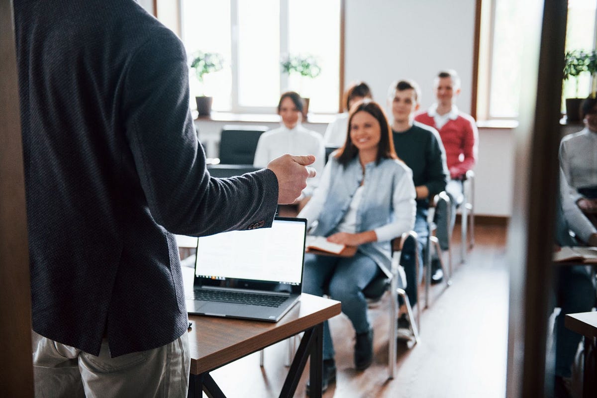 4 Best coding bootcamps to learn from in 2023 | by vteams | Medium