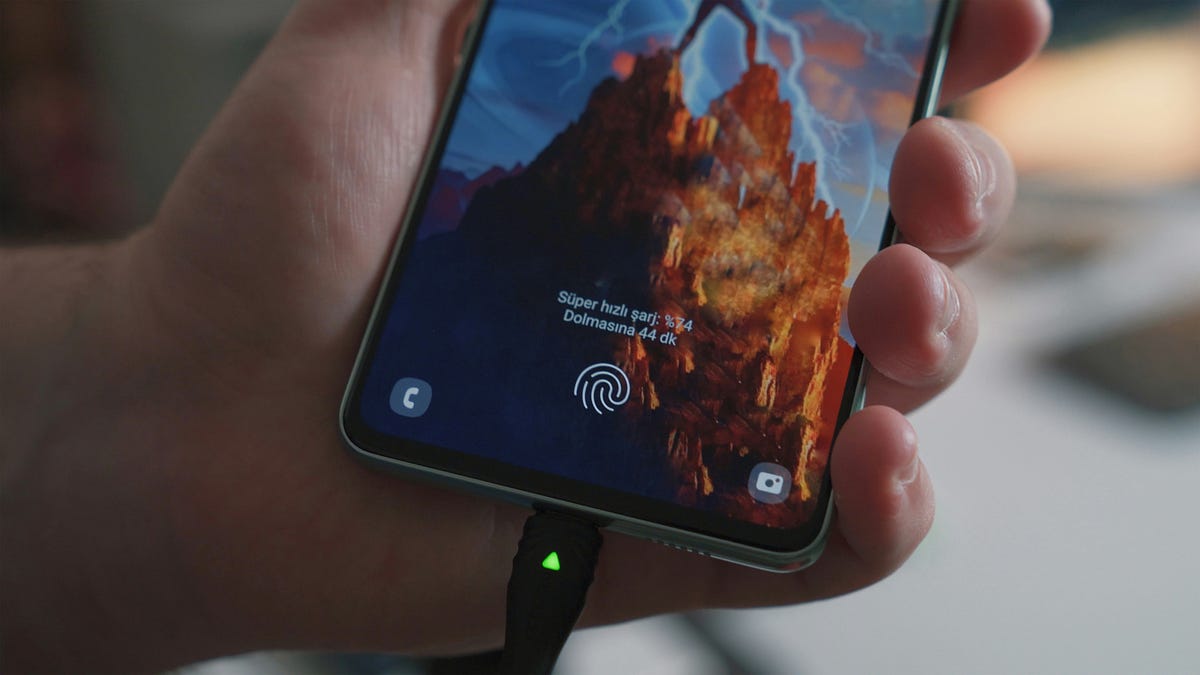 Smartphones That Fully Charge In Under 30 Minutes | Medium