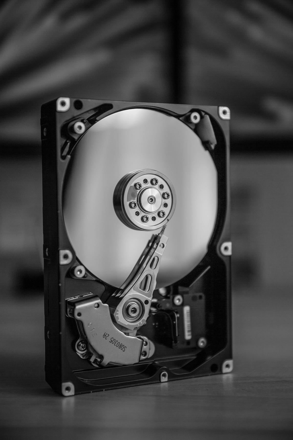 How Hard Disk Drives Work & Store Your Data: A Fascinating Dive into ...