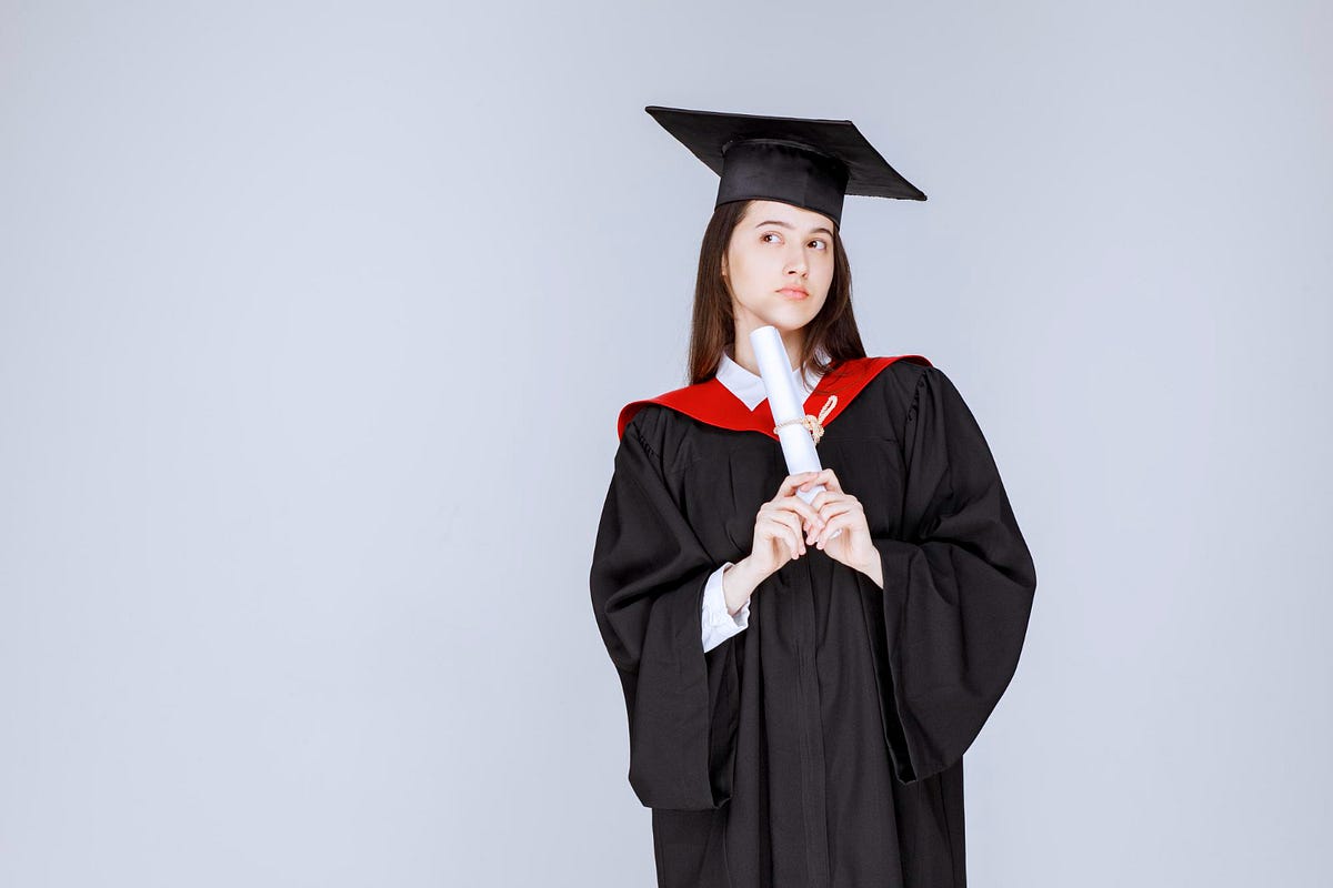 Graduate Student Cap and Gown Guide: How to Stand Out While Staying ...
