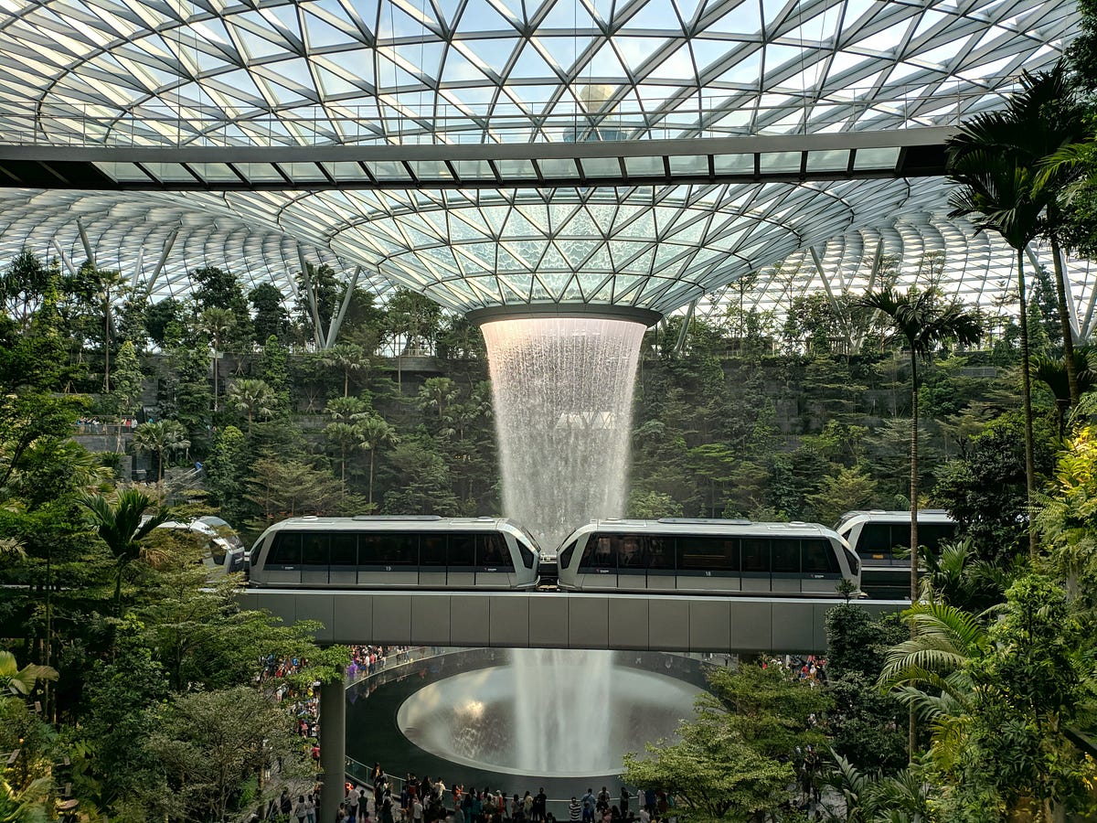 Reflections of a Wannabe Nomad: Surviving Singapore and Dubai — A ...