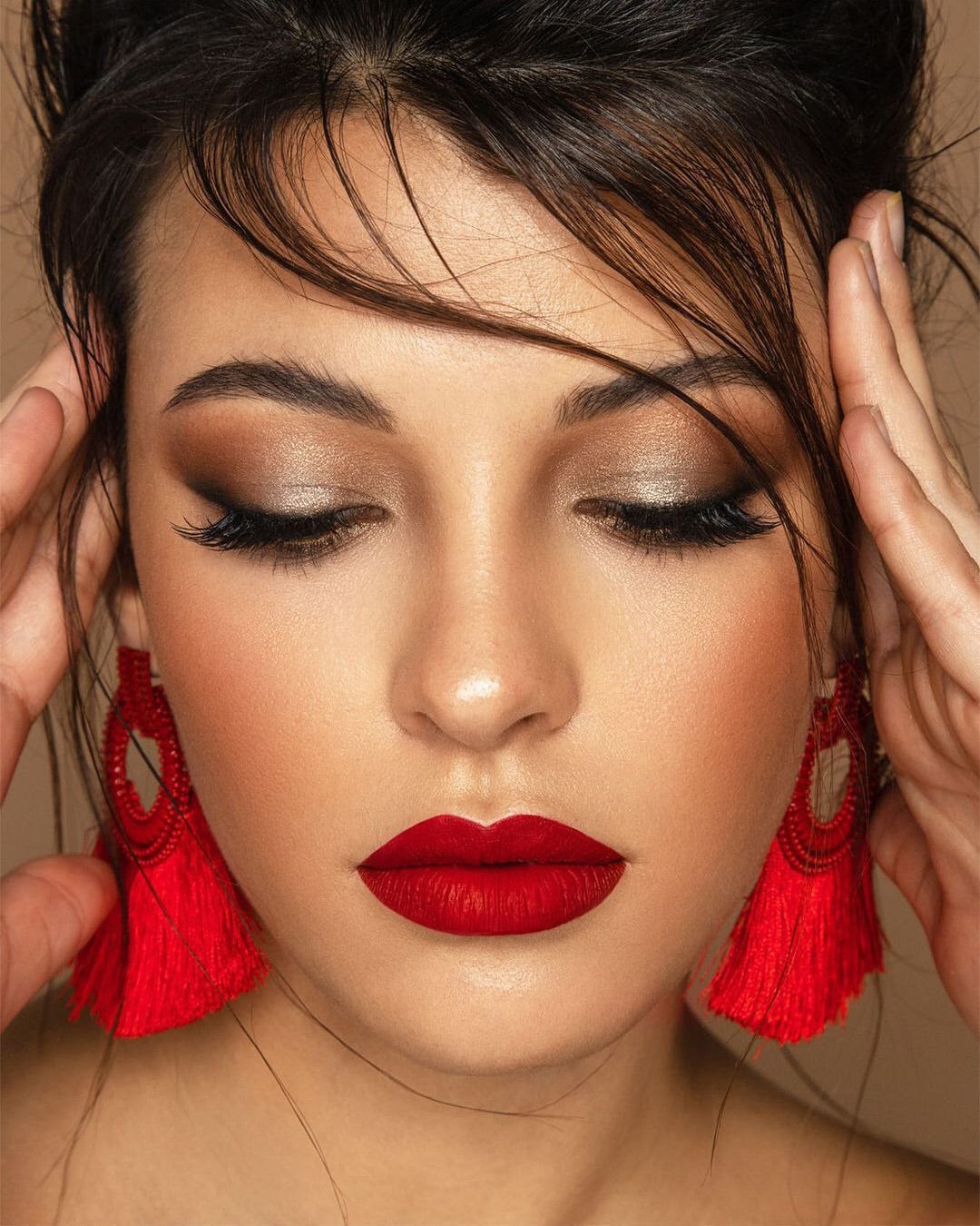 Wedding Makeup With Red Lips: Stunning Bridal Beauty Tips | by Opulent Picks | Jul, 2024 | Medium