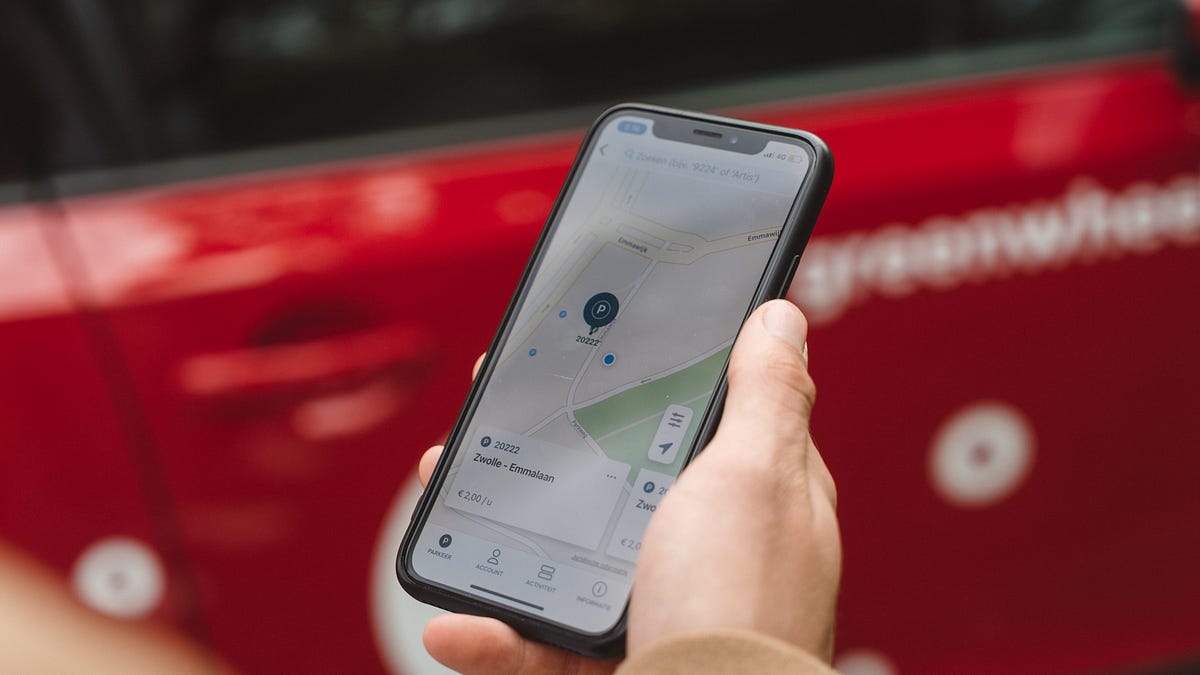 How to simulate location on the iOS device | by Michael | Medium