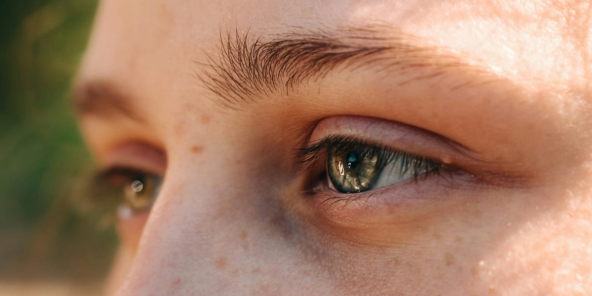 Beauty in Eye Contact - Sha - Medium
