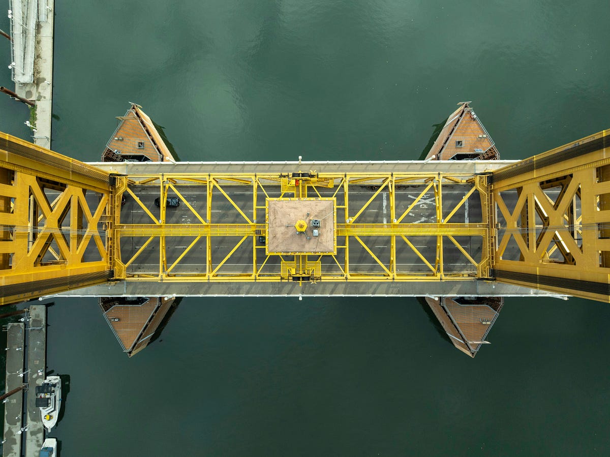 Beyond Prompts: Building Context‑Rich AI Applications for Engineers and Developers | by Reza ...