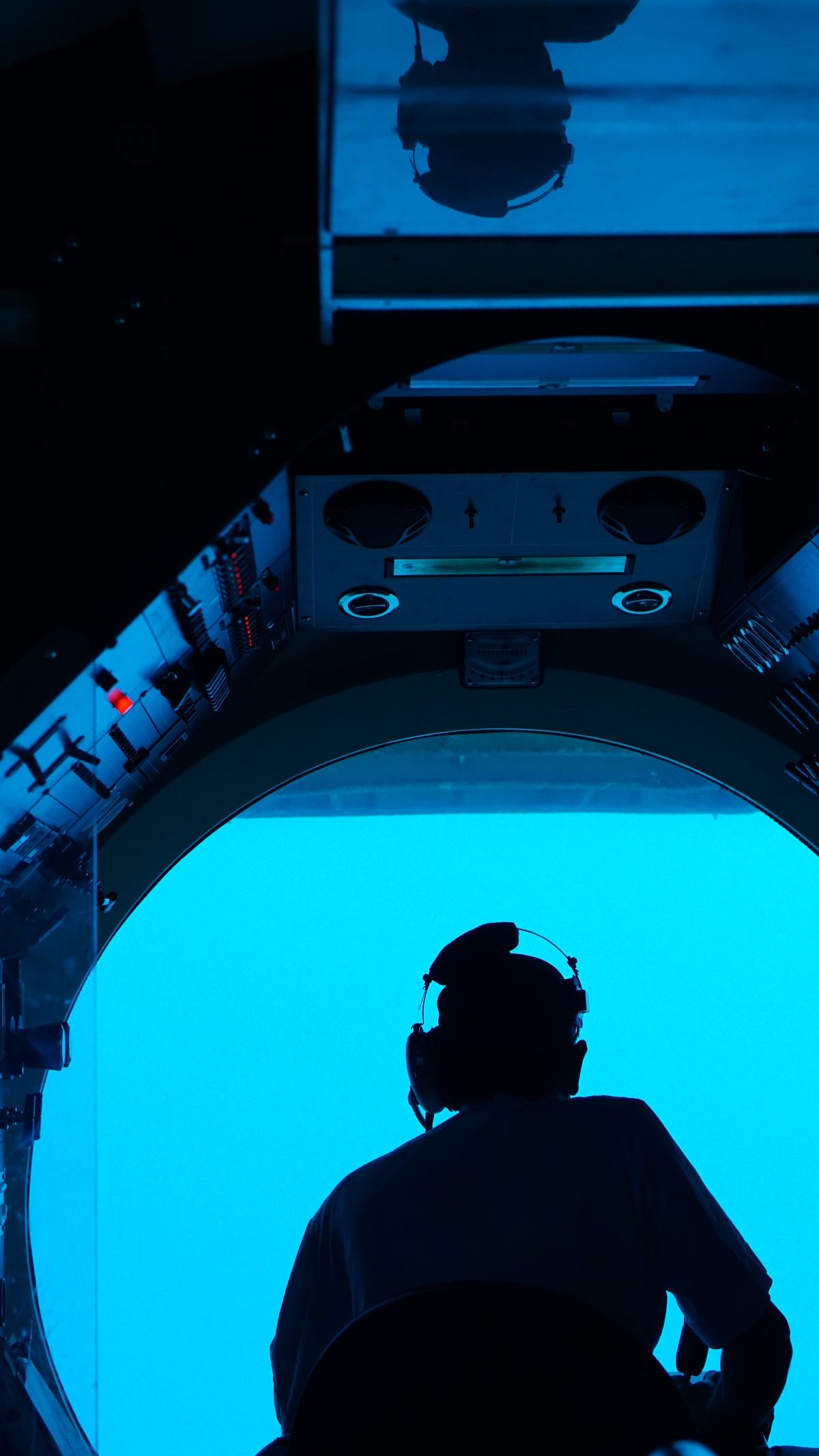 What is the Difference Between a Submarine and a Submersible? | by ...