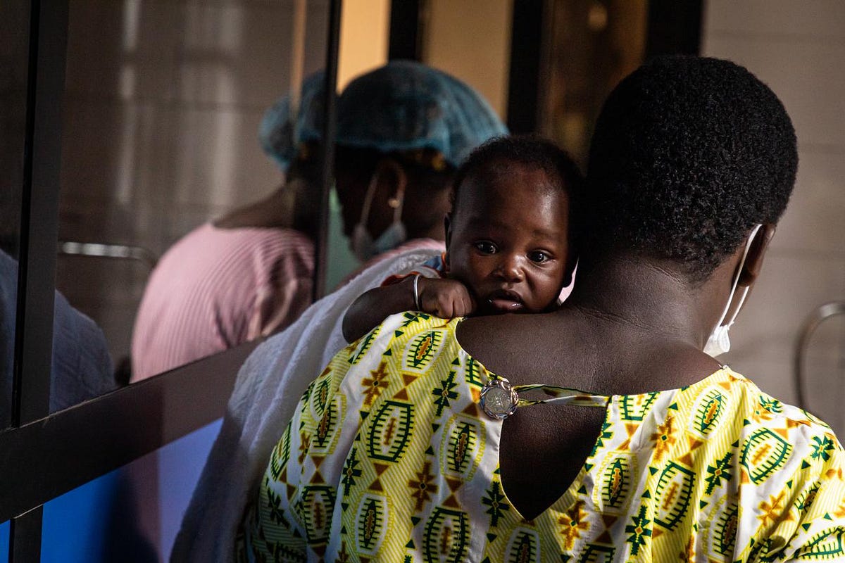 Awa face aux infections : le combat invisible des femmes africaines. | by Irene AMEDJI | Oct ...