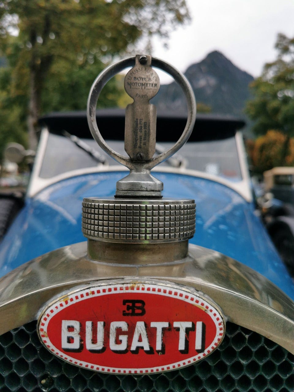 What is the Bugatti Mistral?/Rapidvehicles | Medium