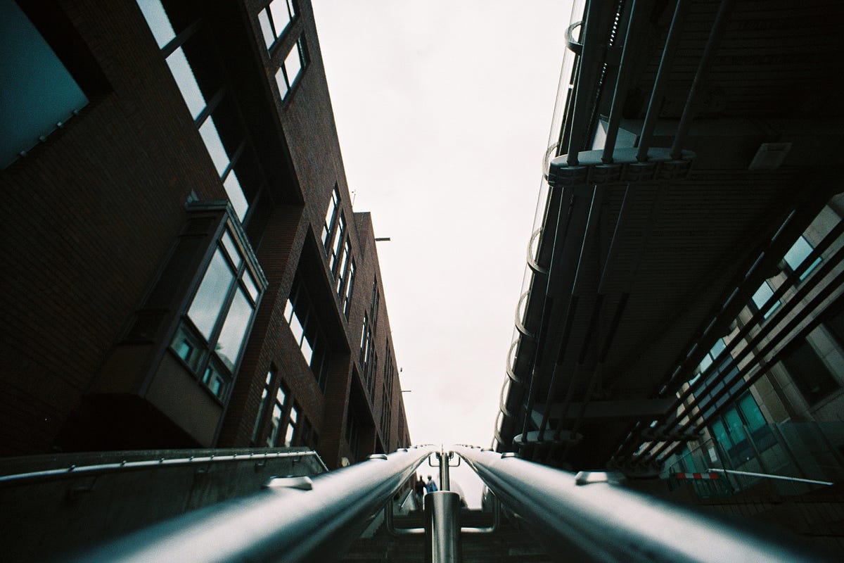 How-to: Create a custom ProgressView with SwiftUI | by Martin Albrecht | ITNEXT