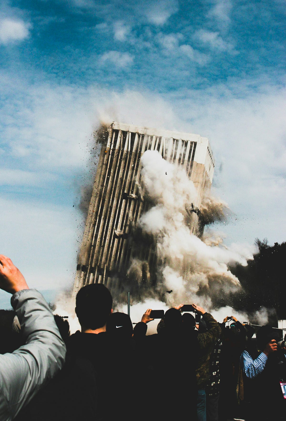 The Slow Rolling Insurrection. American Democracy nears imploding next ...