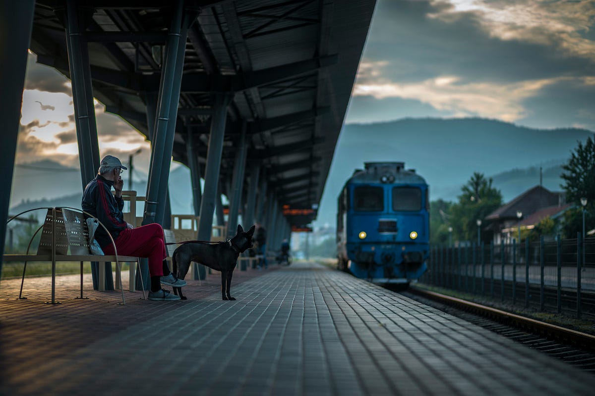 The place of everything — Train stations - KF poems & stories - Medium