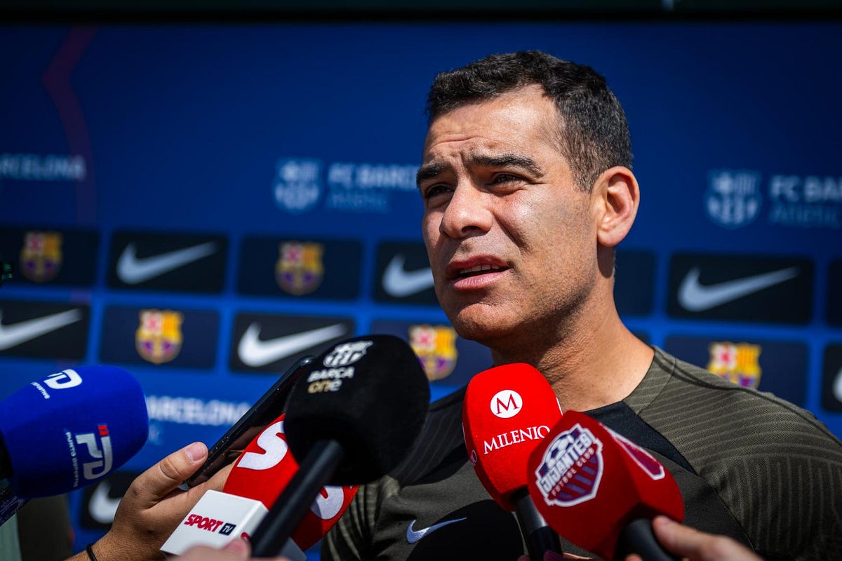 Rafa Márquez i el cercle tancat. L’entrada de Rafa Márquez a la banqueta… | by Oriol Domènech ...