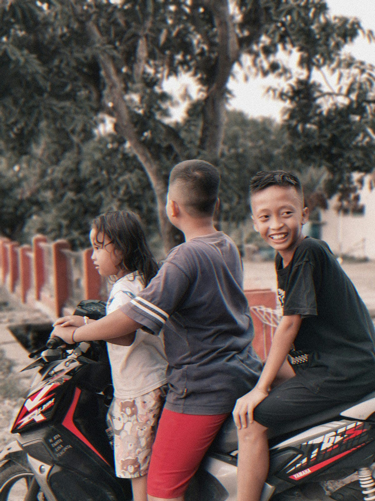 My childhood friend calls me every time from a new number! | by MooSA JUtt | Jul, 2025 | Medium